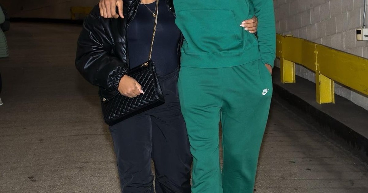 Γιάννης Αντετοκούνμπο | Ακουμπάει τρυφερά τη σύντροφό του ...