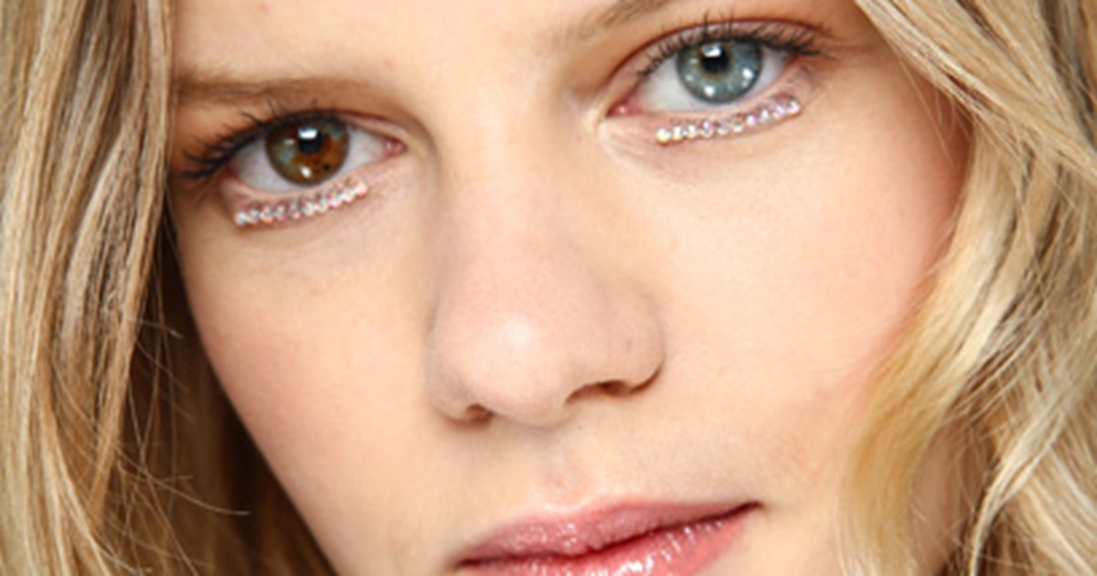 Eye strass: Γνωρίζεις την hot τάση στο μακιγιάζ ματιών; | Ομορφιά Ειδήσεις