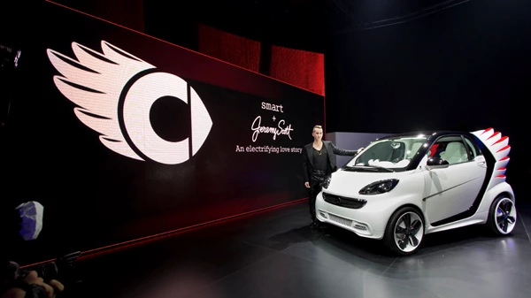 O Jeremy Scott σχεδιάζει το νέο smart fortwo! | Μόδα Ειδήσεις