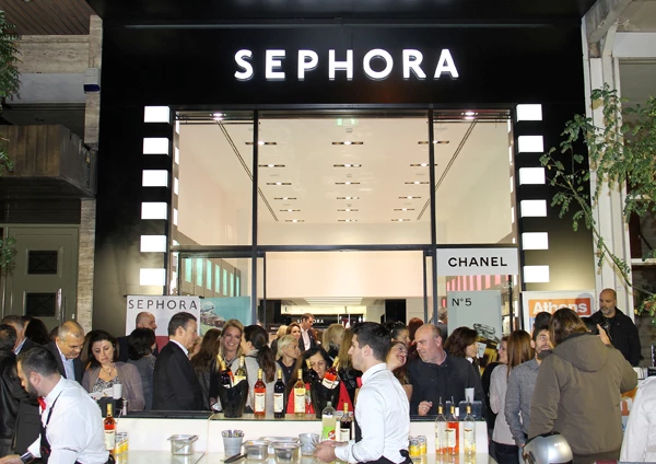 Τι έγινε στα εγκαίνια του νέου κατάστηματος Sephora στη Νέα ...